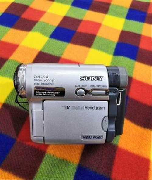 Видеокамера Sony Handycam DCR-TRV33 MiniDV