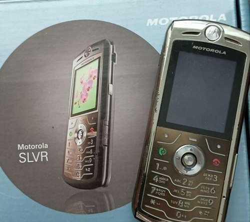 Телефон Motorola slvr