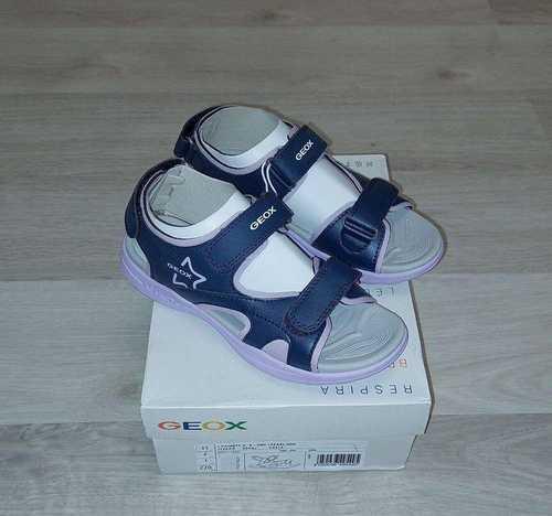 Новые сандали Geox р 33
