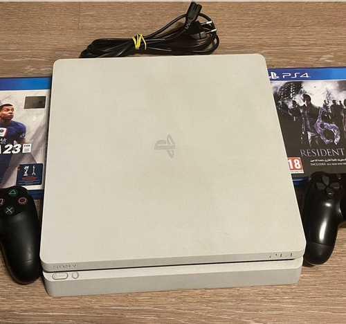 Sony playstation 4 slim