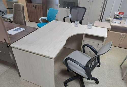 Компьютерный стол офисная мебель в наличии