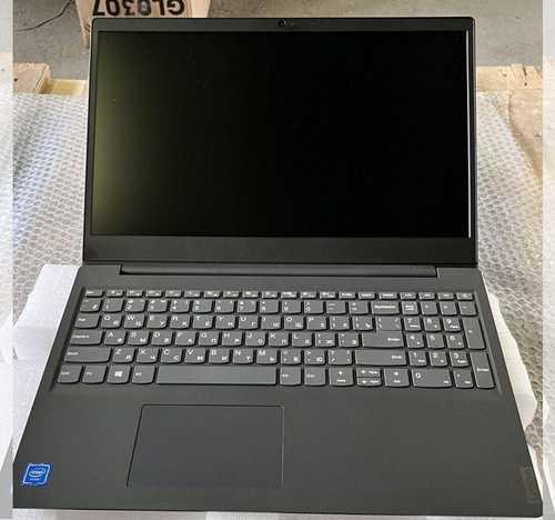 Ноутбук Lenovo V15 IGL (82C3001URU)