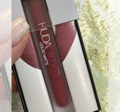 Huda beauty помада оригинал