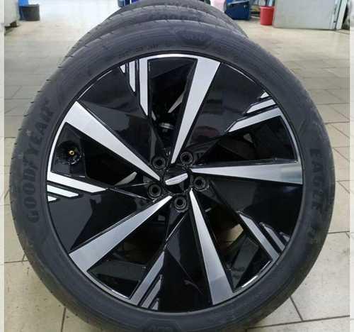 Goodyear Eagle F1 Asymmetric 3 SUV 245/45 R20