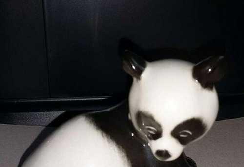 Фарфоровая статуэтка Панда
