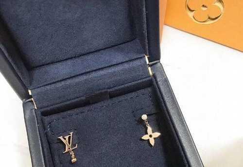 Золотые серьги Louis Vuitton 4.9 гр 0.15 ct
