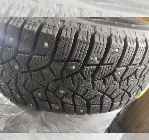 Bridgestone Blizzak Spike-02 205/55 R16 91T