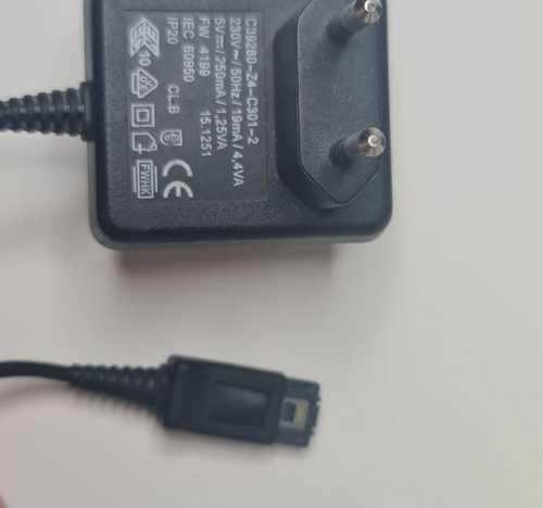 Зарядное устройство Adapter C39280-Z4-C301-2