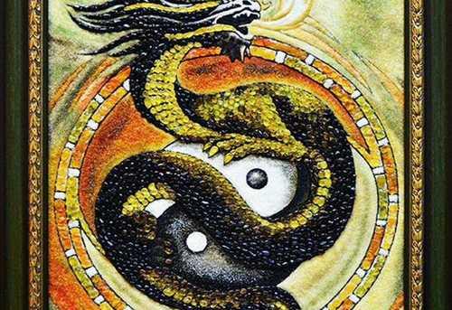 Картина из янтаря - Дракон на эмблеме Инь Янь Arr