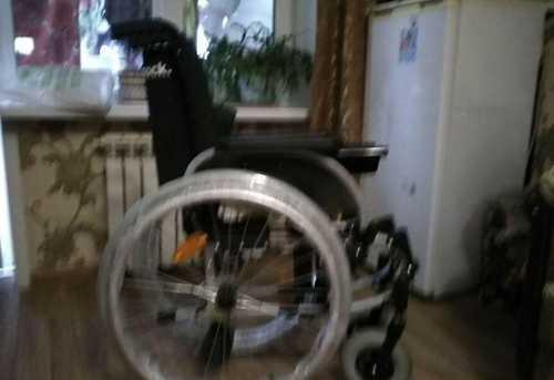 Кресло Коляска для инвалидов с ручным приводом