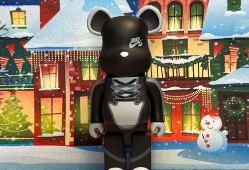 Игрушка Bearbrick Kaws