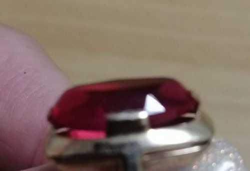 Золотое кольцо с корундом СССР