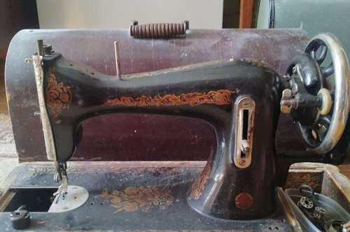 Машинка швейная не рабочая