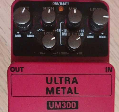 Behringer UM300 ultra metal Педаль эффектов