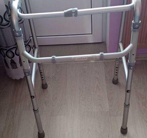 Инвалидная коляска