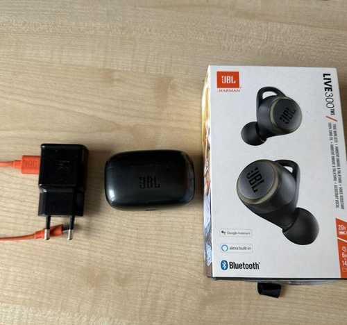 Беспроводные наушники jbl live300 TWS