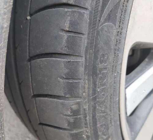 Triangle Sports TH201 235/45 R18 98Y