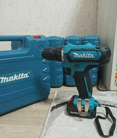 Шуруповерт Makita 18в с набором