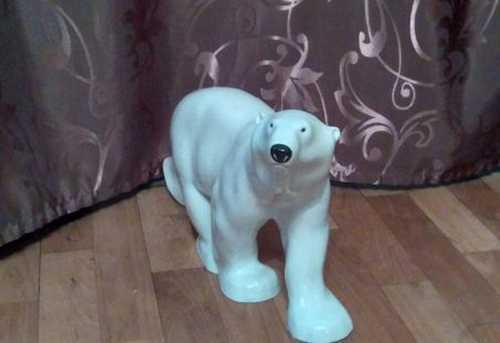 Белый медведь статуэтка