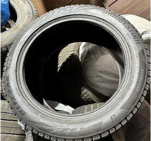 Bridgestone Blizzak Ice 255/45 R19