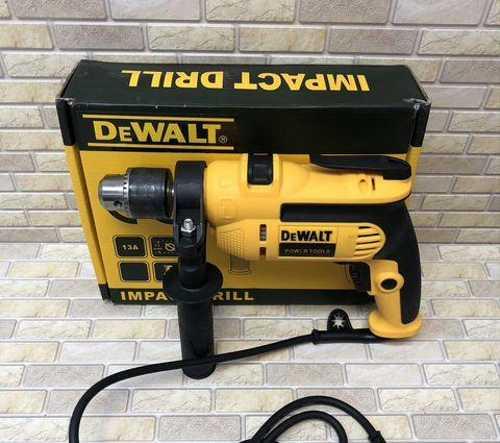 Ударная дрель Dewalt