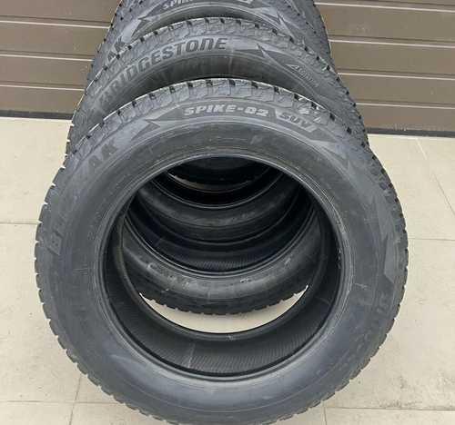 Bridgestone Blizzak Spike-02 SUV 235/60 R18 107T