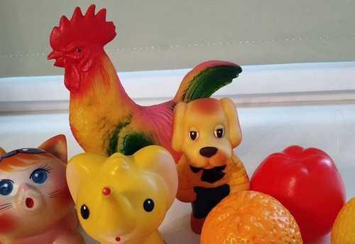 Резиновые игрушки СССР и фрукты из пластмассы
