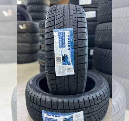 Sailun Ice Blazer Arctic EVO 245/40 R20 и 275/35 R20 102T