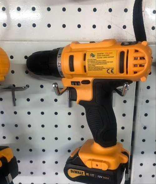 Шуруповерт dewalt 12v