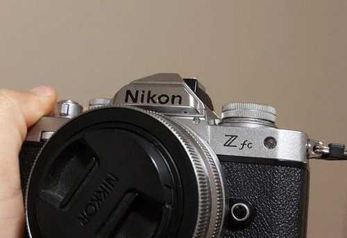 Nikon Z Fc Kit 16-50mm f/3.5-6.3 VR + nikon z 28mm