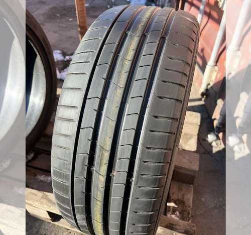 Pirelli P Zero PZ4 225/40 R19