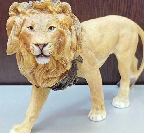 Фигурка льва