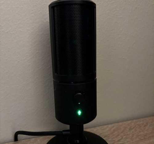 Микрофон Razer Seiren X