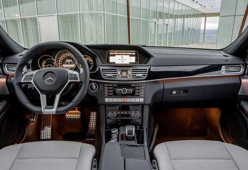 Торпедо Mercedes E63 (кожа) панель приборов