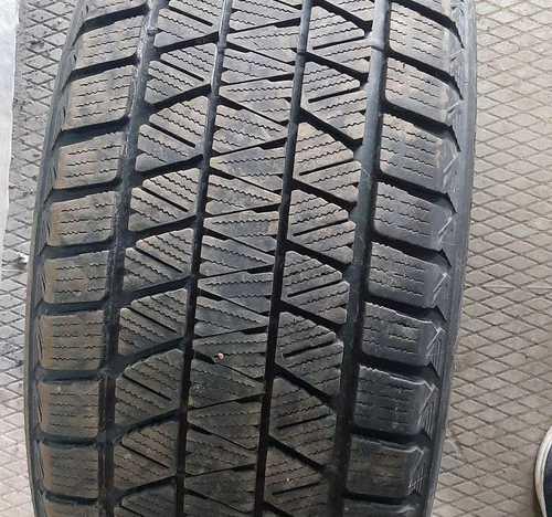 Bridgestone Blizzak DM-V3 275/40 R22 107T