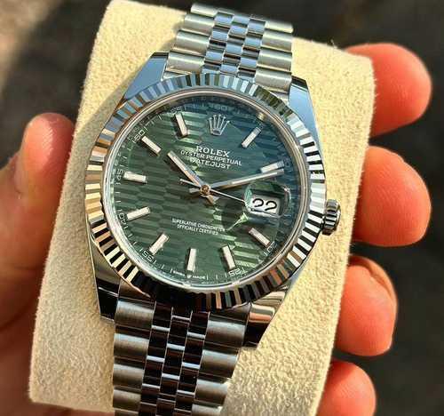 Часы Rolex Datejust 41 mm 126334 Green Motif