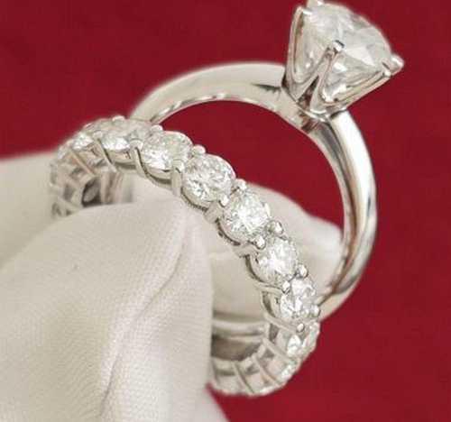 Золотое кольцо с бриллиантом 1.68кт Tiffany