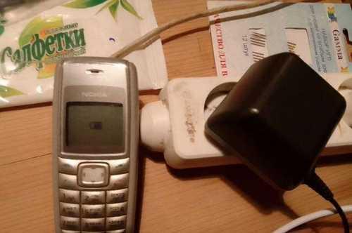 Мобильный телефон кнопочный nokia с чехлом