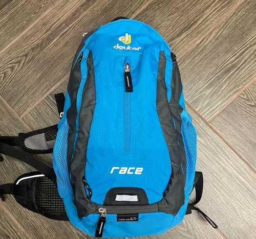 Deuter Race