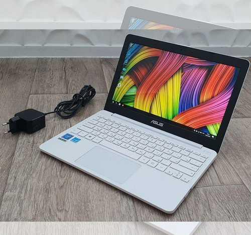 Ноутбук Asus 2020 как новый