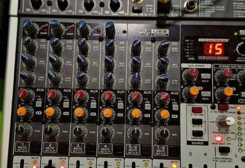 Микшерный пульт behringer