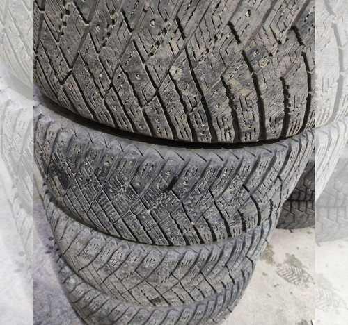 Goodyear Ultragrip Ice Arctic 235/55 R17