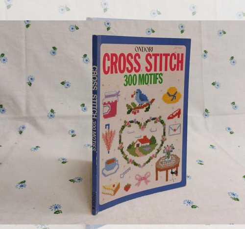 Cross stitch 300 motifs 1985