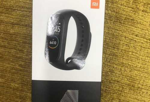 Продам новый фитнес-браслет Mi Smart Band 4