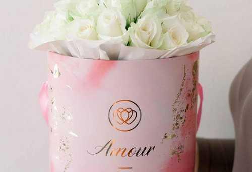 Букет в розовой шляпной коробке Amour Mini из 31 б