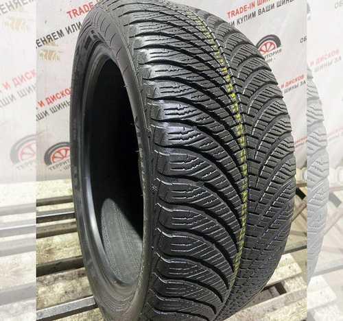 Goodyear Vector 4Seasons Gen-2 205/50 R17 93V