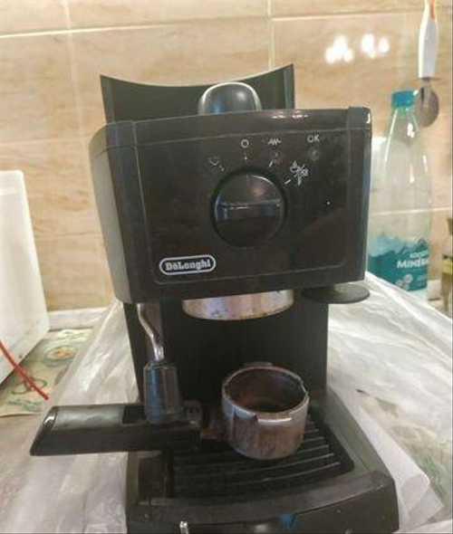 Кофеварка рожковая DeLonghi