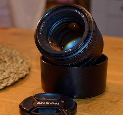Nikon AF-S Nikkor 85 mm f/1.8 G