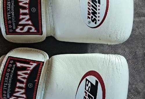 Боксерские перчатки 10 oz
