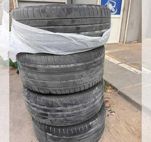 Michelin Pilot Sport 4 225/45 R18 и 255/40 R18 95Y